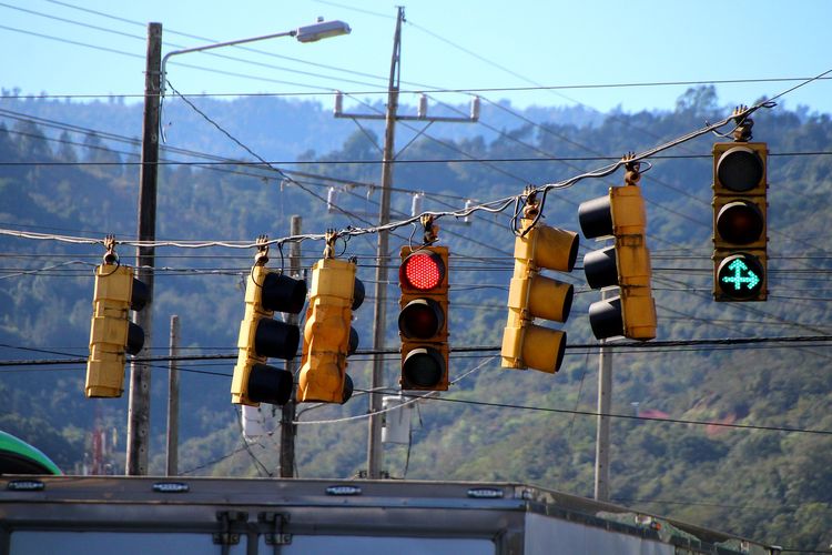 Berita Kenapa Lampu Lalu Lintas Warnanya Merah Kuning Dan Hijau Terbaru ... Berita Kenapa Lampu Lalu Lintas Warnanya Merah Kuning Dan Hijau Terbaru ...