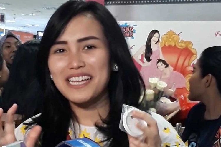 Berita Meme Ayu Ting Ting Terbaru Hari Ini - Grid.ID