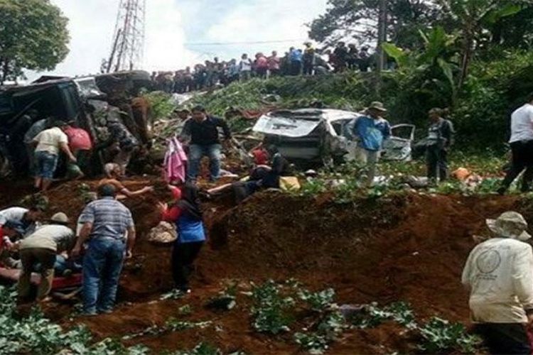 Berita Kecelakaan Maut Jalur Puncak Terbaru Hari Ini - Grid.ID Berita Kecelakaan Maut Jalur Puncak Terbaru Hari Ini - Grid.ID