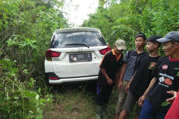 Berita Mobil Nyasar Ke Hutan Terbaru Hari Ini - Grid.ID Berita Mobil Nyasar Ke Hutan Terbaru Hari Ini - Grid.ID