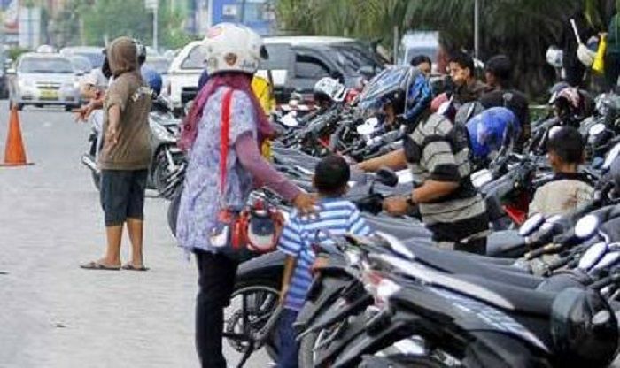5 Kelakuan Tukang Parkir Liar Ini Bikin Gemas, Salah Satunya Suka ... 5 Kelakuan Tukang Parkir Liar Ini Bikin Gemas, Salah Satunya Suka ...