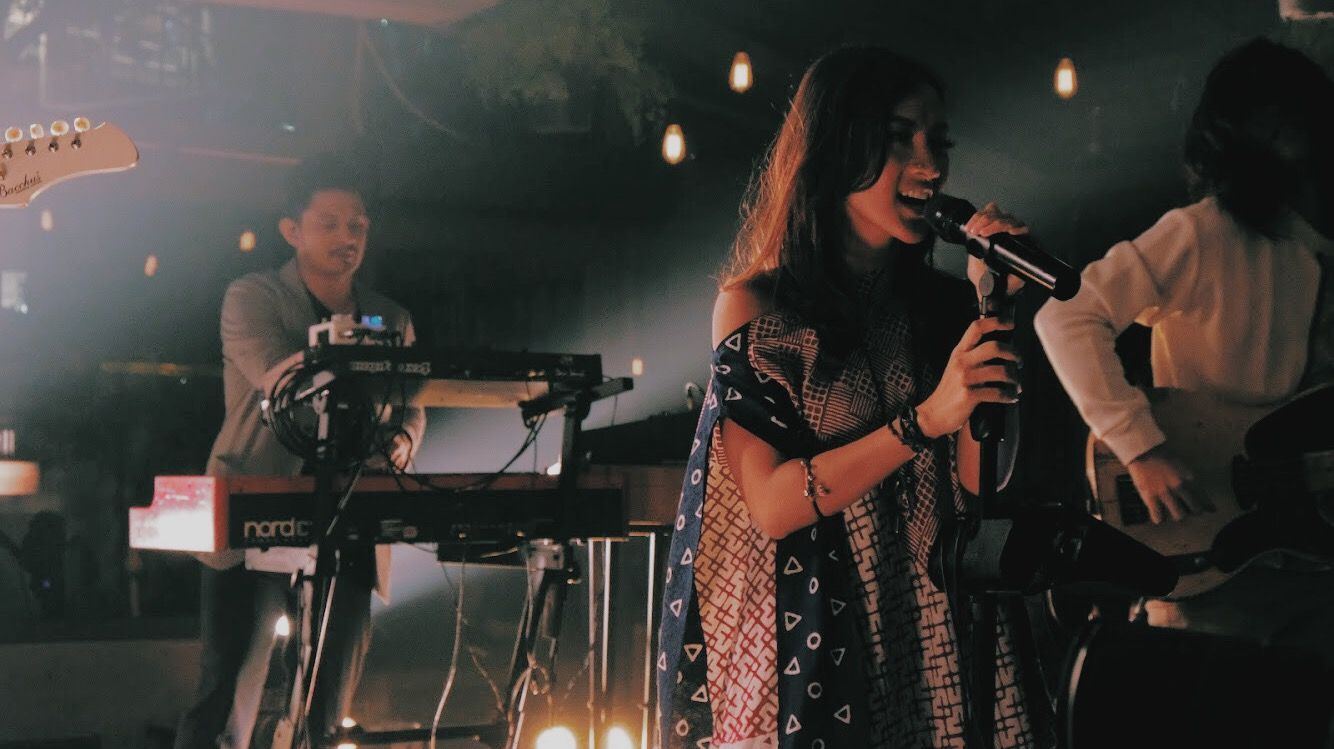 Foto-foto Konser Intim Peluncuran 'Pikiran dan Perjalanan' Barasuara - Page all