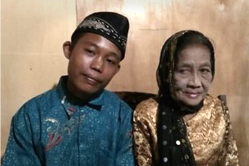 Berita Pernikhan Pemuda Selamat Dan Nenek Rohaya Terbaru Hari Ini - Grid.ID