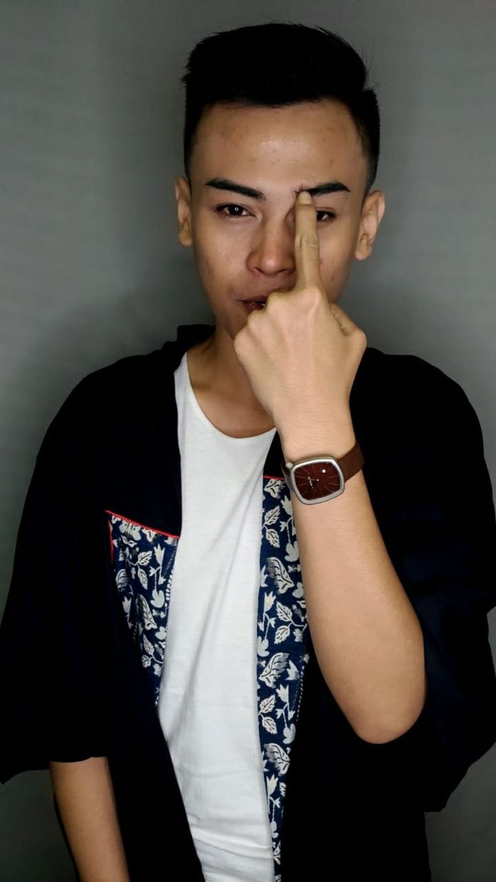 Tips Cantik Lebaran 2019 : Cara Mudah Gambar Alis Natural - Semua ...