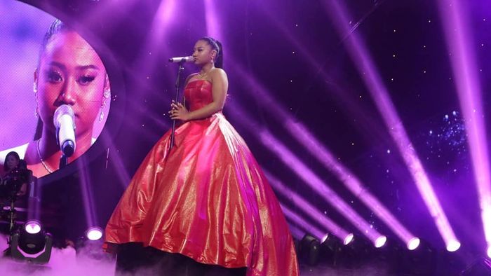 Penampilan Berkelas Internasional ala Maria Simorangkir di Grand Final ...