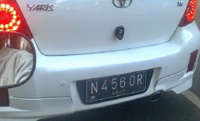 Dari Umpatan hingga Bikin Ngakak, Cek nih 10 Pelat Mobil Cantik yang ...