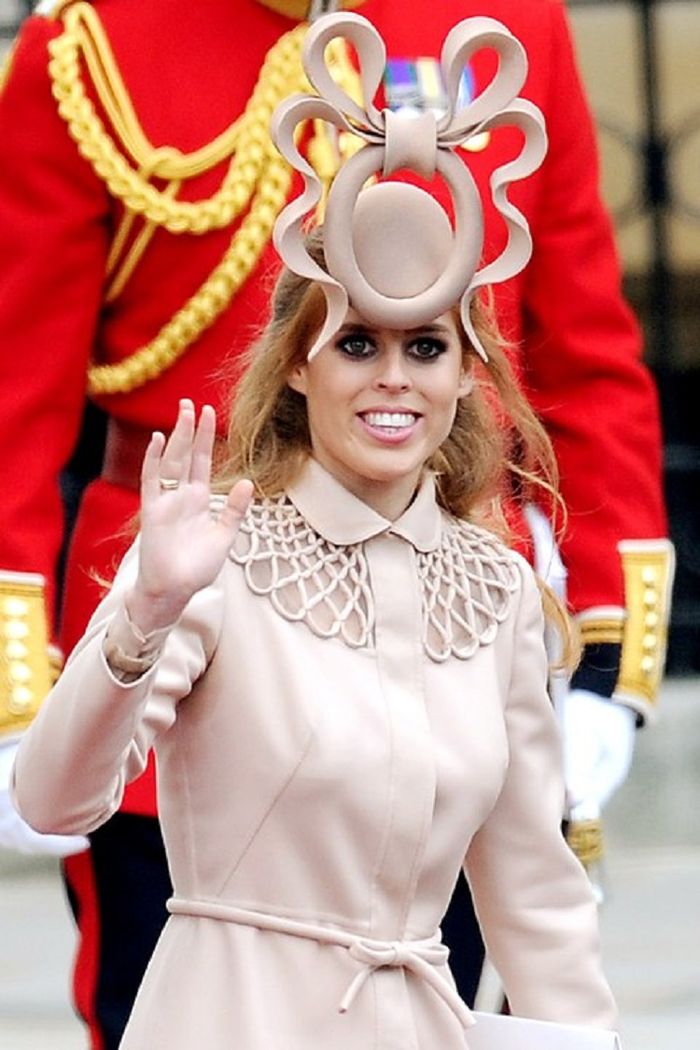 Cantik dan Unik, Berbagai Bentuk Fascinator yang Dipakai Wanita Inggris ...