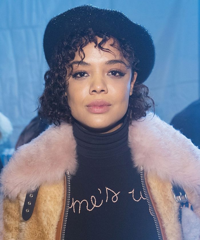 8 Seleb Hollywood yang Tampil Kece dengan Gaya Rambut '90s Bob - Semua ...