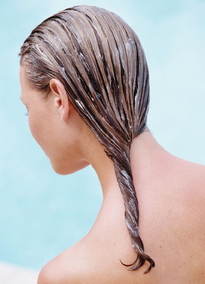 Ikuti 5 Langkah Ini Agar Hair Spa di Rumah Hasilnya Maksimal - CewekBanget