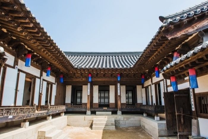 Mengenal Hanok, Rumah Tradisional Korea yang Ada di Drama Kolosal ...