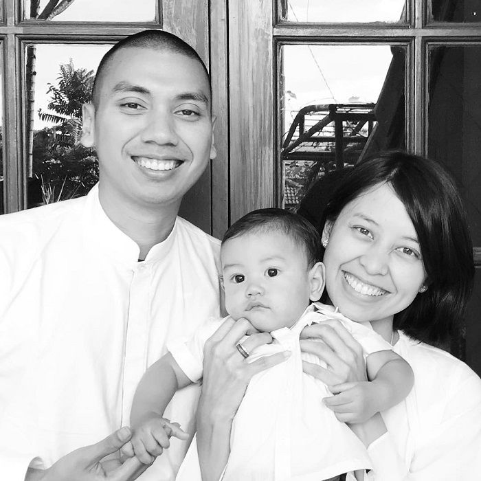 Berikut 8 Potret Keluarga Kecil Rayi RAN, dari Teman Sekolah jadi Istri ...