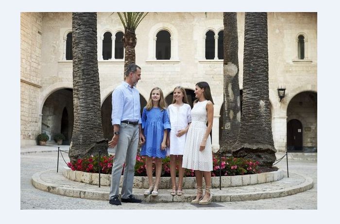 10 Foto Liburan Keluarga Inti Kerajaan Spanyol. Manis Banget! - Semua ...