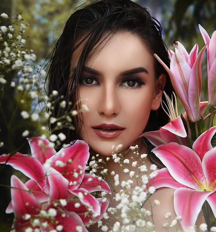 Intip Penampilan Eksotis Irish Bella dalam Pemotretan Bertema Rosalinda