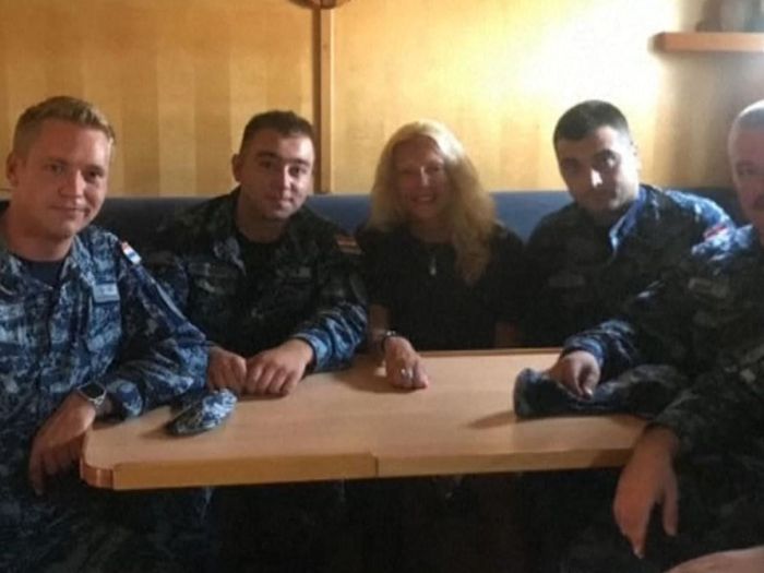 Wanita Inggris Ini Jatuh dari Kapal Pesiar dan Bertahan Selama 10 Jam ...