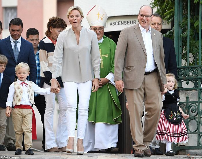 Tak Kalah Menggemaskan dari George dan Charlotte, Intip Si Kembar dari ... Tak Kalah Menggemaskan dari George dan Charlotte, Intip Si Kembar dari ...
