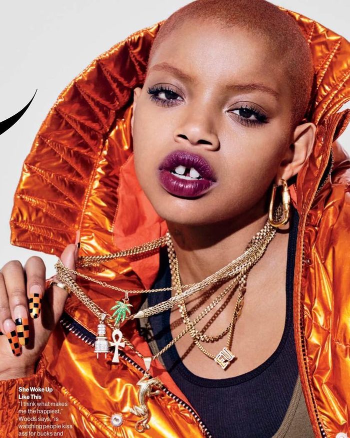 Asyik Pamerkan Lingerie di Atas Catwalk, Model Slick Woods Mendadak ...