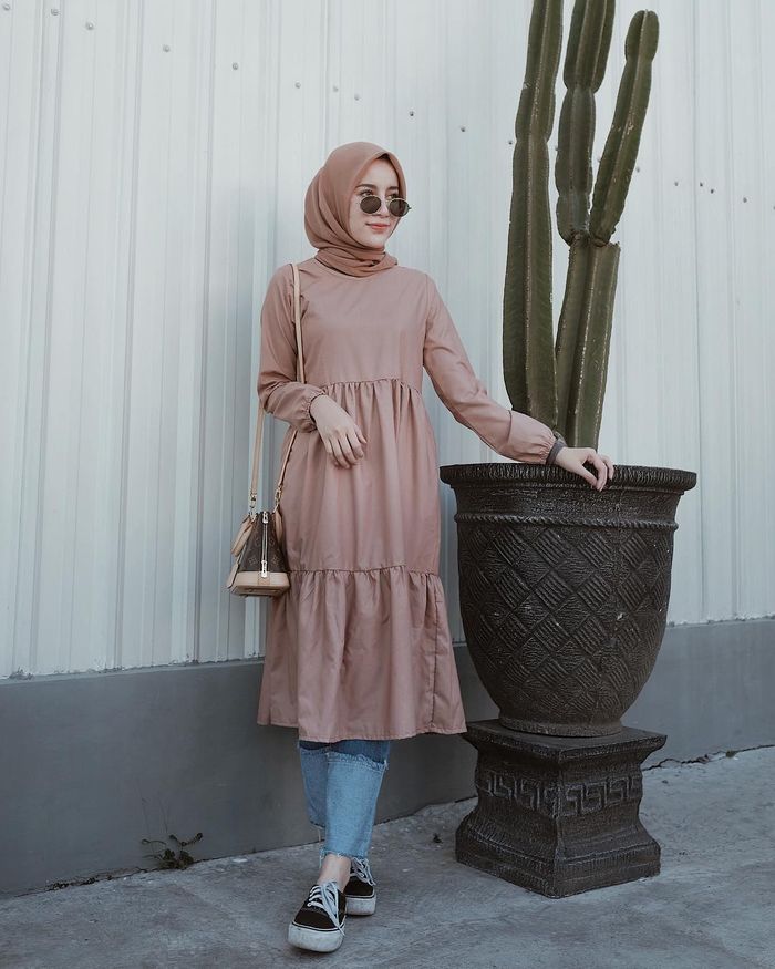 Tampil Chic dengan 5 Inspirasi Desain Tunik untuk Para Hijabers ...
