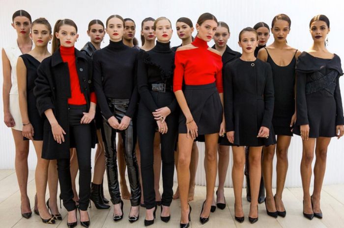 Tubuh Super Kurus Size Zero Jadi Standar Kecantikan di Atas Catwalk ...