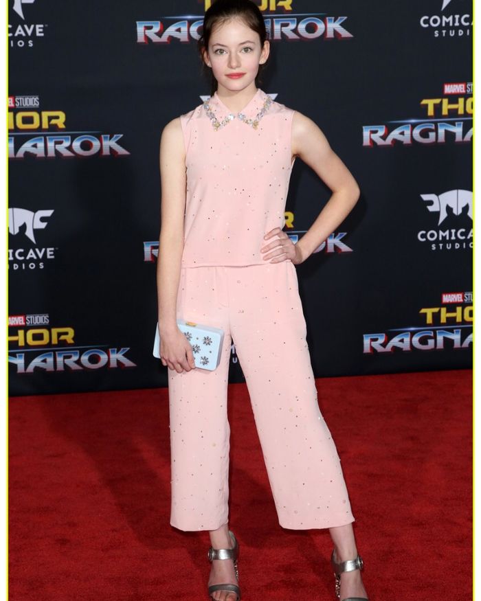 6 Fashion Mackenzie Foy, Pemeran Utama The Nutcracker yang Charming ...