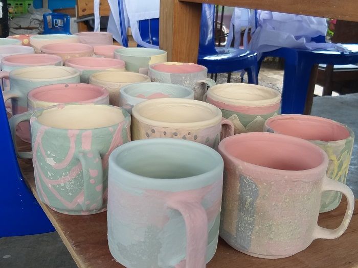 Serunya Pengalaman Melukis Cangkir Desain Sendiri di Kaloka Pottery