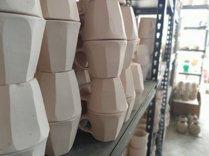 Serunya Pengalaman Melukis Cangkir Desain Sendiri di Kaloka Pottery