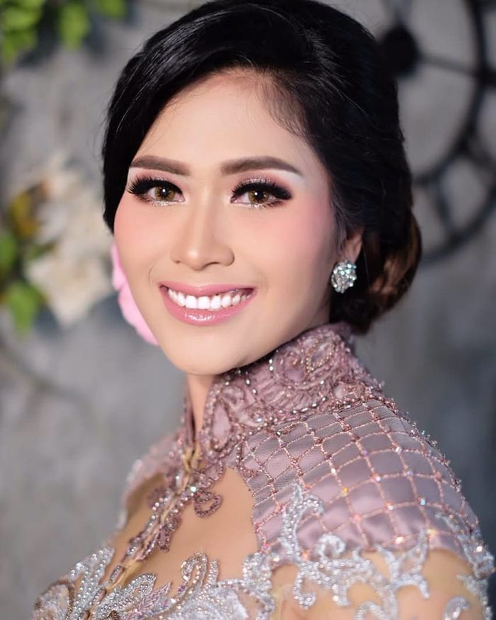 Jarang Terekspos, Ini Pesona Istri Muda Ovy /rif Mantan Suami Titi DJ ...