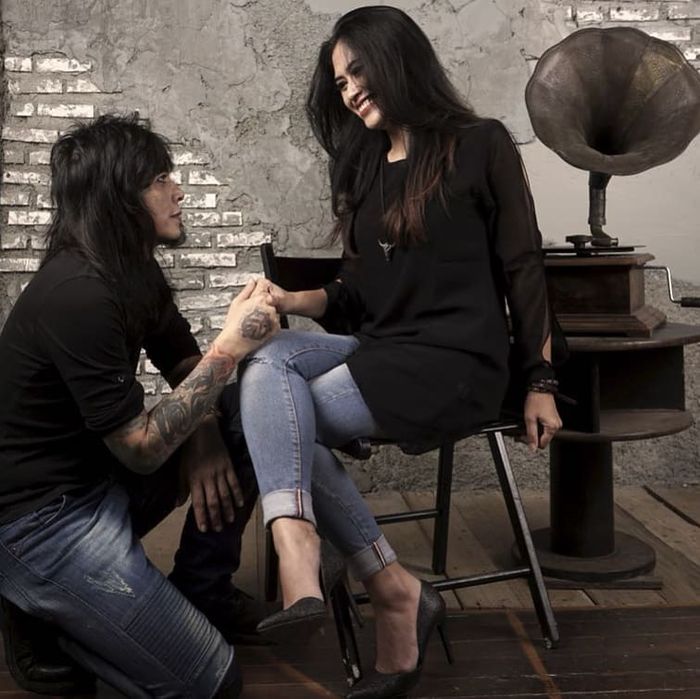 Jarang Terekspos, Ini Pesona Istri Muda Ovy /rif Mantan Suami Titi DJ ...