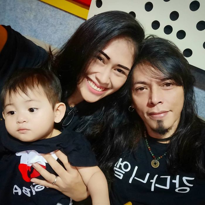 Jarang Terekspos, Ini Pesona Istri Muda Ovy /rif Mantan Suami Titi DJ ...