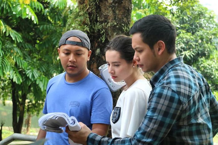 Sosok Ferly Putra, Aktor Tampan yang Dikabarkan Pernah Jadi Brondong ...