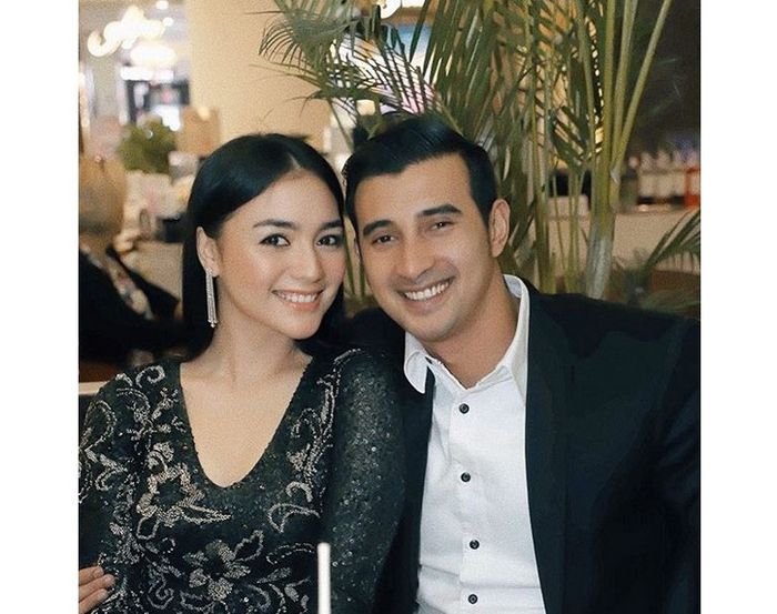 5 Inspirasi Gaya Fashion Citra Kirana dan Ali Syakieb saat Kondangan ... 5 Inspirasi Gaya Fashion Citra Kirana dan Ali Syakieb saat Kondangan ...