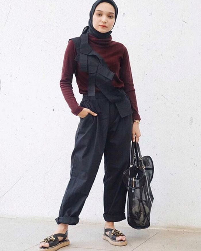 Tiru 5 Gaya Turtleneck Top Kece ala Selebgram Hijab yang Cocok Dipakai ...