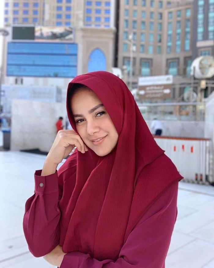 Biasa Tampil Seksi, Penampilan Olla Ramlan Pakai Hijab Tanpa Makeup ... Biasa Tampil Seksi, Penampilan Olla Ramlan Pakai Hijab Tanpa Makeup ...