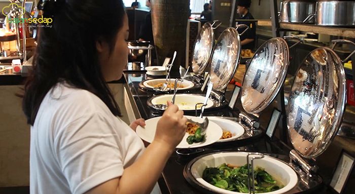 Review Menu Sarapan Hotel: Nyobain Breakfast Buffet di Hotel Hilton ...