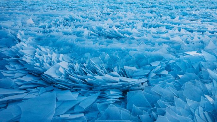 Danau Beku Michigan Pecah Menjadi Berkeping-keping, Inilah Potret ...