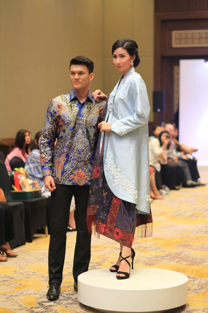 Tina Andrean Gelar Fashion Show Budaya Batik Pusaka dalam Rangka ...