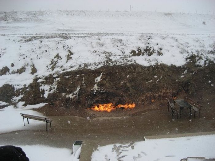 Yanar Dag, Gunung dengan Api Abadi yang Menyala Sejak 4.000 Tahun Lalu