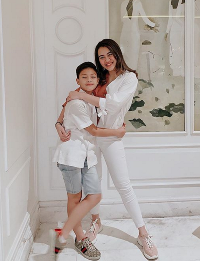 Potret Akrab Aaliyah dengan Adik Sambungnya, Keanu Massaid Putra Adjie ... Potret Akrab Aaliyah dengan Adik Sambungnya, Keanu Massaid Putra Adjie ...