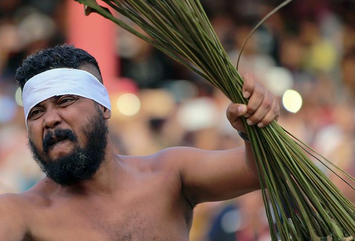 Baku Pukul Manyapu, Atraksi Unik dari Maluku Tengah Saat Awal Bulan ...