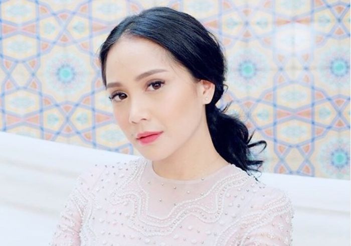 Intip Harga Fantastis Hijab Mewah Nagita Slavina yang Jadi Sorotan Netizen - Semua Halaman - Stylo