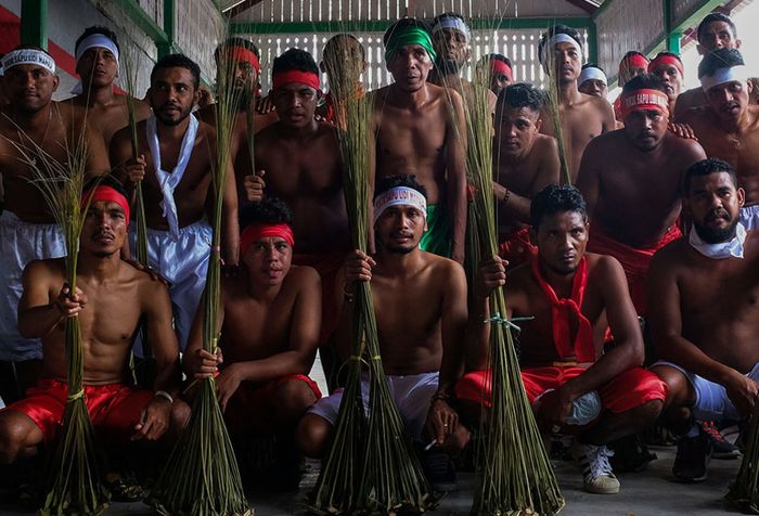 Baku Pukul Manyapu, Atraksi Unik dari Maluku Tengah Saat Awal Bulan ...