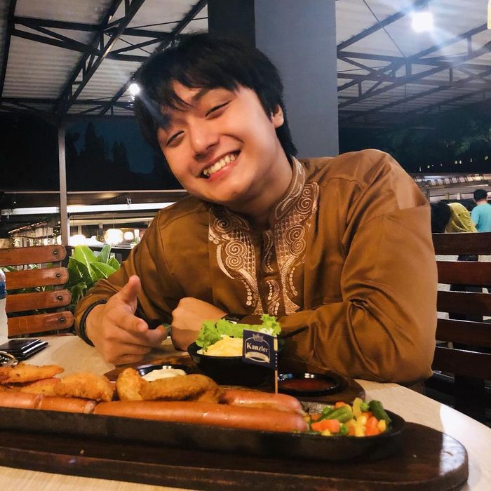 10 Potret Leon Dozan, Anak Willy Dozan yang Ternyata Fans BIGBANG ...