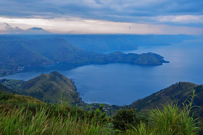 Rekomendasi Wisata, Nikmati Keindahan Alam Danau Toba dari Ketinggian ...