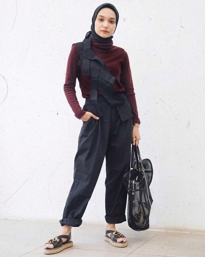 Gaya Kece 5 Selebgram Hijab yang Cocok Jadi Inspirasi Fashion Buat ...