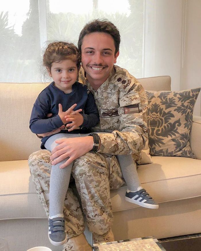 Menawan! Yuk Kenalan Sama Anak Raja Abdullah II dari Yordania, Pangeran ...