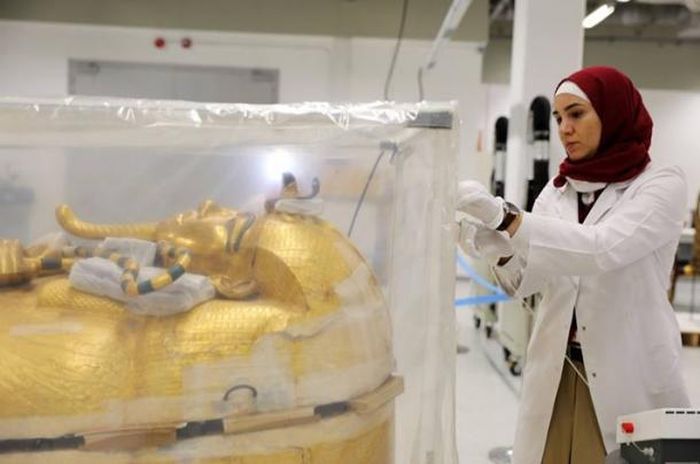 Kisah Peti Mati Luar Firaun, Pertama Kali Dipindahkan Pasca Seabad Ditemukan, Segera Dipamerkan ...