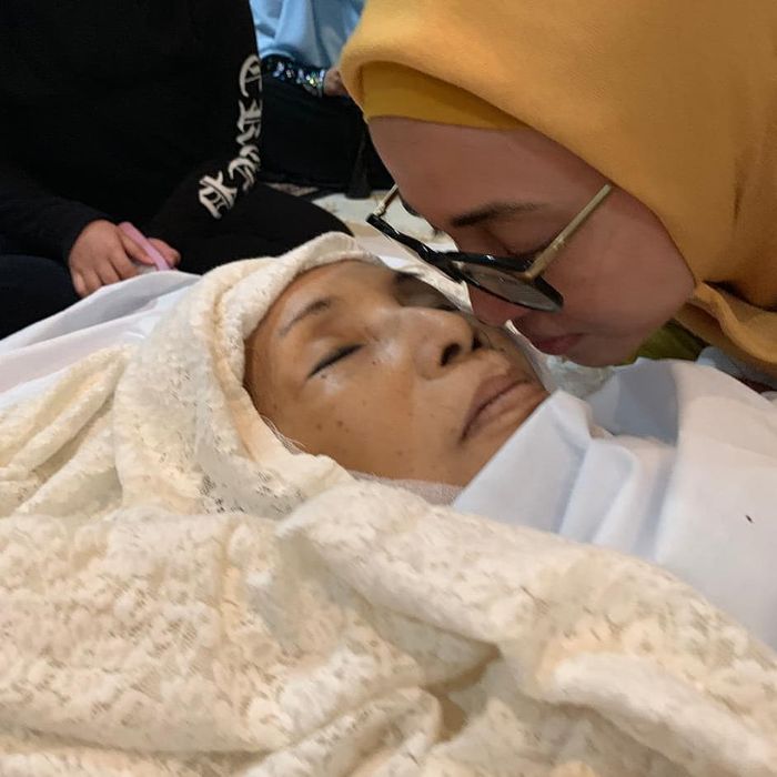 Ibunda Devi Permatasari Meninggal Dunia, Begini Kronologis Sel Kanker ...