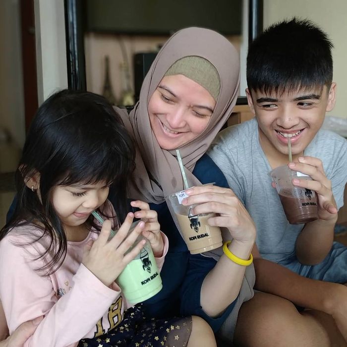 Manisnya 7 Potret Maghali Inala Netar, Putra Sulung Andhara Early yang ... Manisnya 7 Potret Maghali Inala Netar, Putra Sulung Andhara Early yang ...