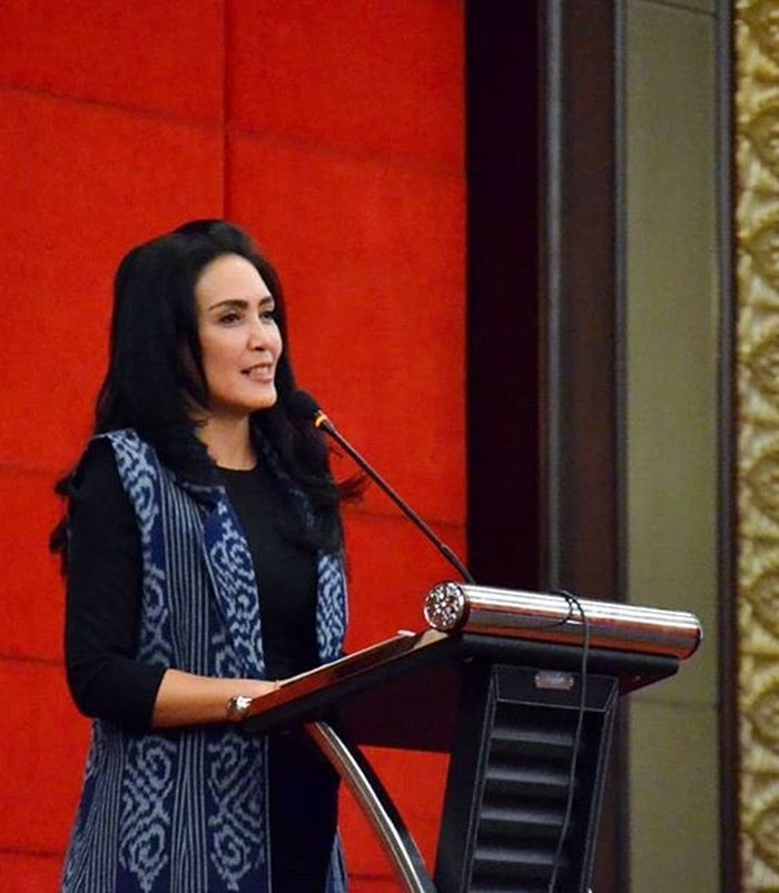 Rieke Diah Pitaloka Kembali Dilantik Jadi Anggota DPR RI, Seperti Ini ...