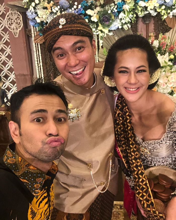 Jadi Sorotan Intip Tampilan Istri Baim Wong Paula Verhoeven Pakai Kebaya Off Shoulder Belahan