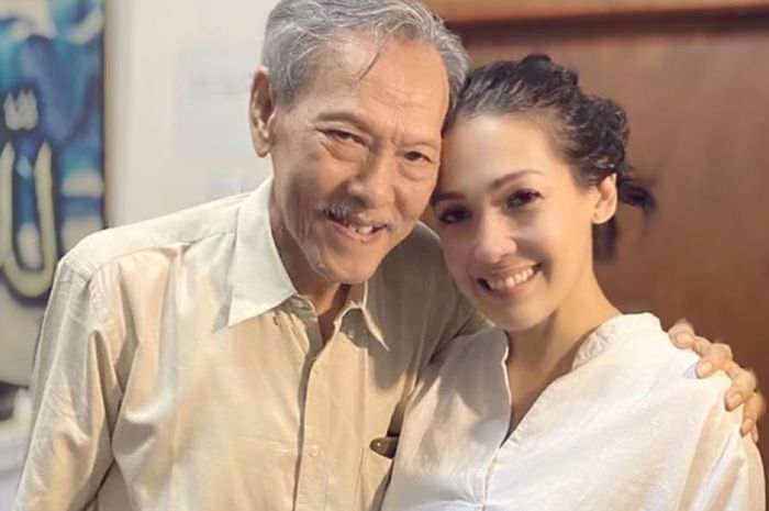 Murah Senyum dan Selalu Bersyukur Atas Hidupnya, Aktor Dunia Terbalik ...